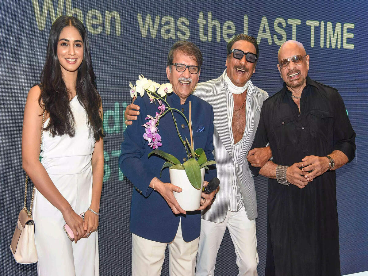 Sini Shetty joins in celebrating Dr. Sandesh Mayekar's 40 years of ...