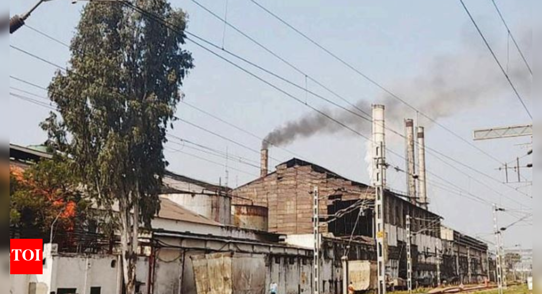 UP Sugar Mill Emits Toxic Smoke Leaves Black Ash In Homes Meerut up-sugar-mill-emits-toxic-smoke-leaves-black-ash-in-homes-meerut