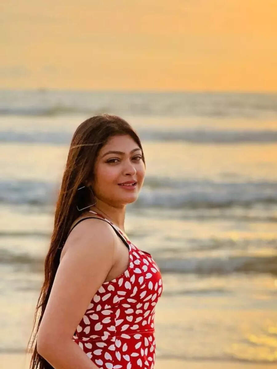 Rooqma Ray looks effortlessly stylish; pics | Times of India