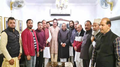 Rampur bypoll: Nawab’s scion Naved Mian supports BJP’s Akash Saxena- first change the header ...