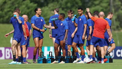 FIFA World Cup: Dutch goalkeeping mystery about to be unravelled ...