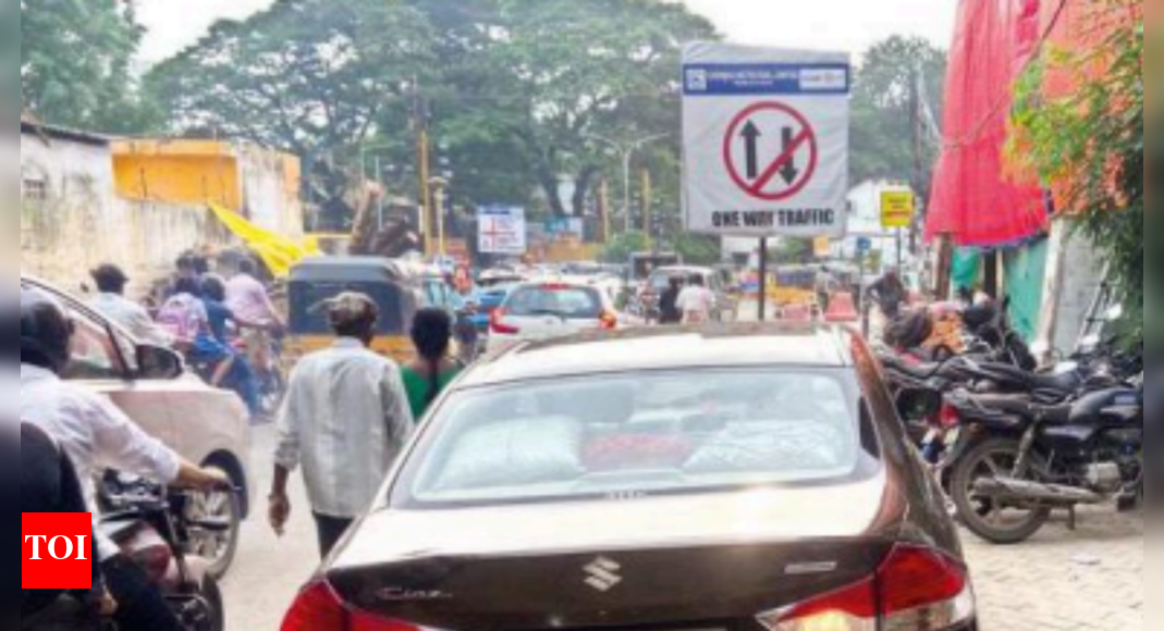 Chennai: T Nagar pedestrians walk a tightrope | Chennai News - Times of ...