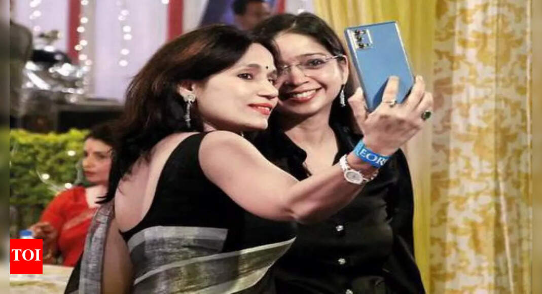 Lucknow: Laughter, songs, dance at King George's Medical University alumni meet | Lucknow News ...