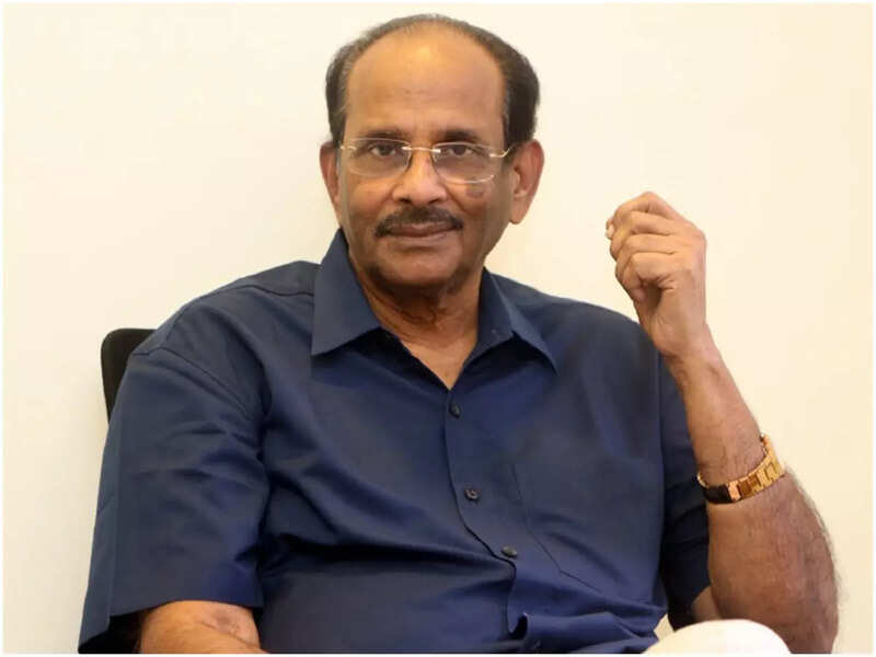 Big Fan Of Salim Javed Sholay Is Huge Inspiration Rrr Writer V Vijayendra Prasad Telugu