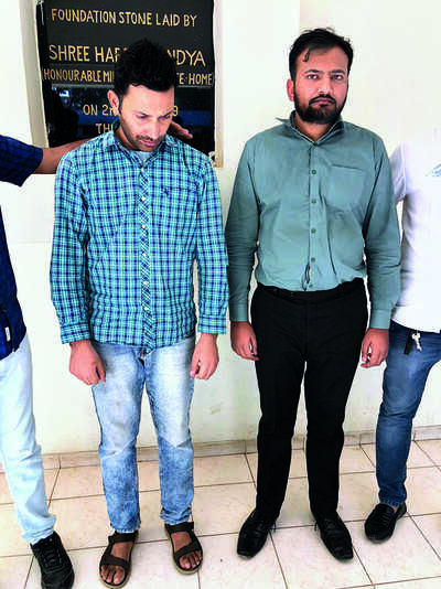 Vadodara Superintendent Among 2 Gst Officials Held | Rajkot News ...