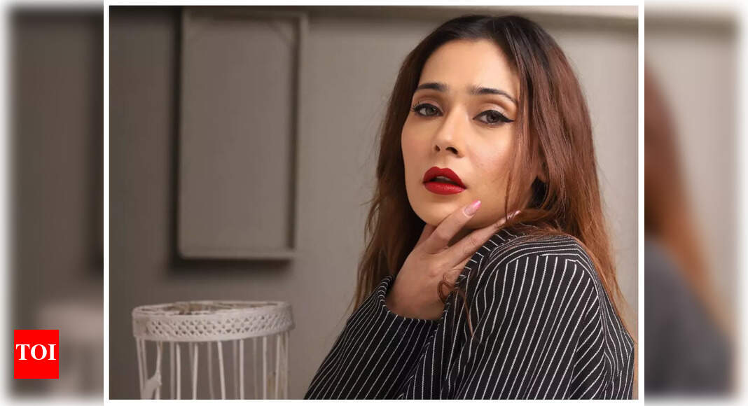 Sara Khan joins the cast of Palkon Ki Chaavn Mein - Times of India