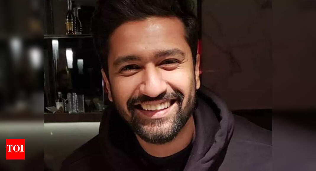 Check out this hilarious back stage cut from Vicky Kaushal's 'Govinda ...