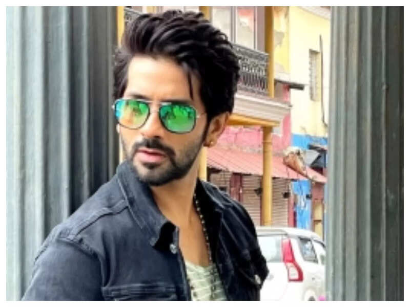 Vardhan Puri shot for two music videos for 3 days in a row in India ...