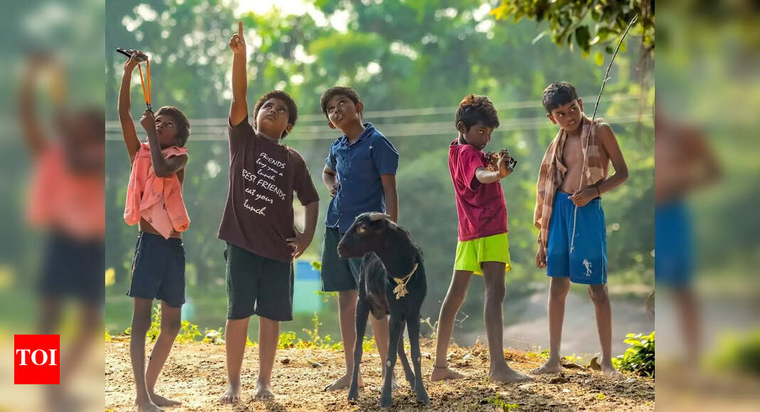 ‘Sravanthi’ Ravikishore’s first Tamil film Kida gets standing ovation ...