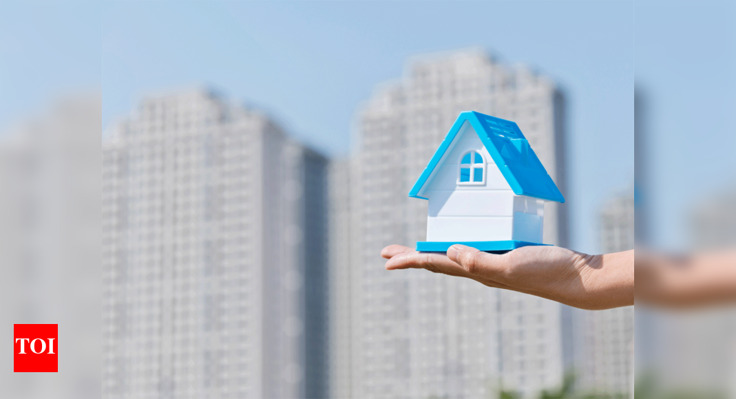 Keystone Realtors lists at 3% premium: What should investors do ...