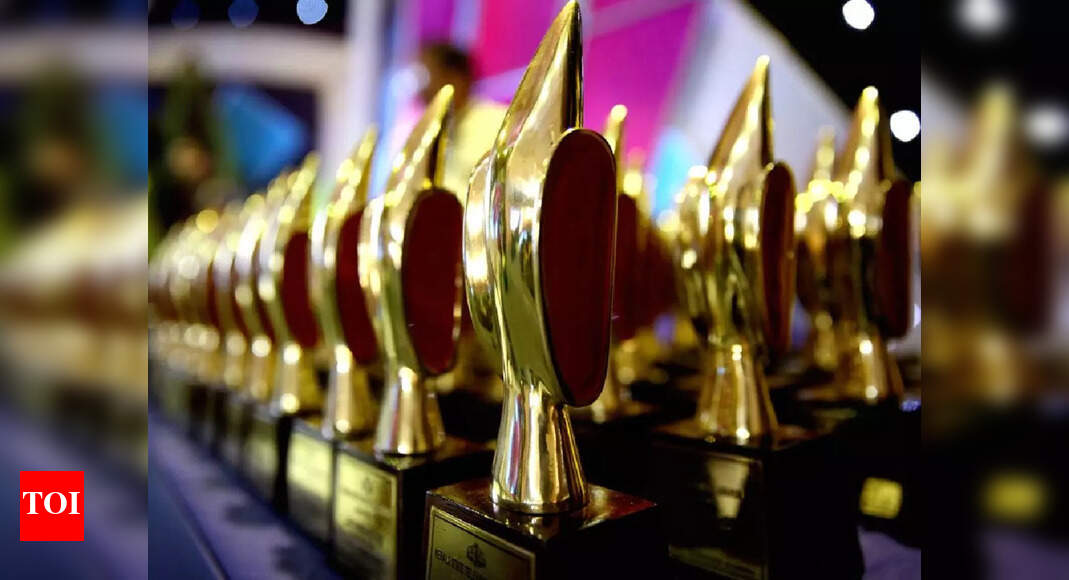 Kerala State TV Awards 2021 declared; No ‘Best Serial’ yet again ...
