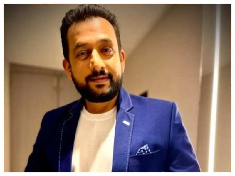 Shiv Sena leader Anand Dighe was like god to people: Actor Prasad Oak ...