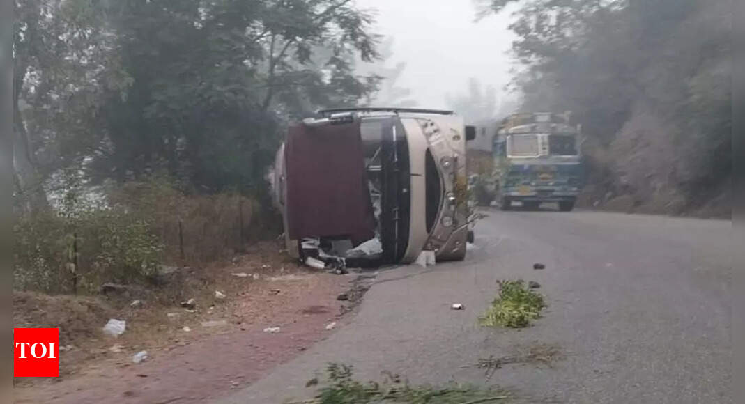 Himachal Pradesh: 18 passengers injured as bus overturns | Shimla News - Times of India