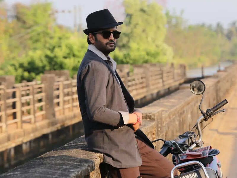 'Agent Kannayiram' Twitter review: Santhanam's one-liners grab eyeballs ...