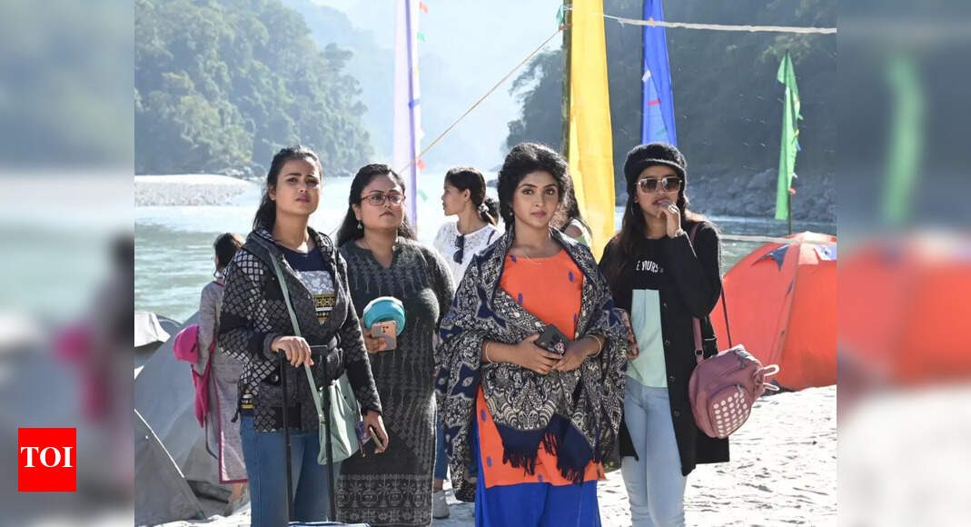 Team ‘Pherari Mon’ shoots special sequences in North Bengal - Times of ...