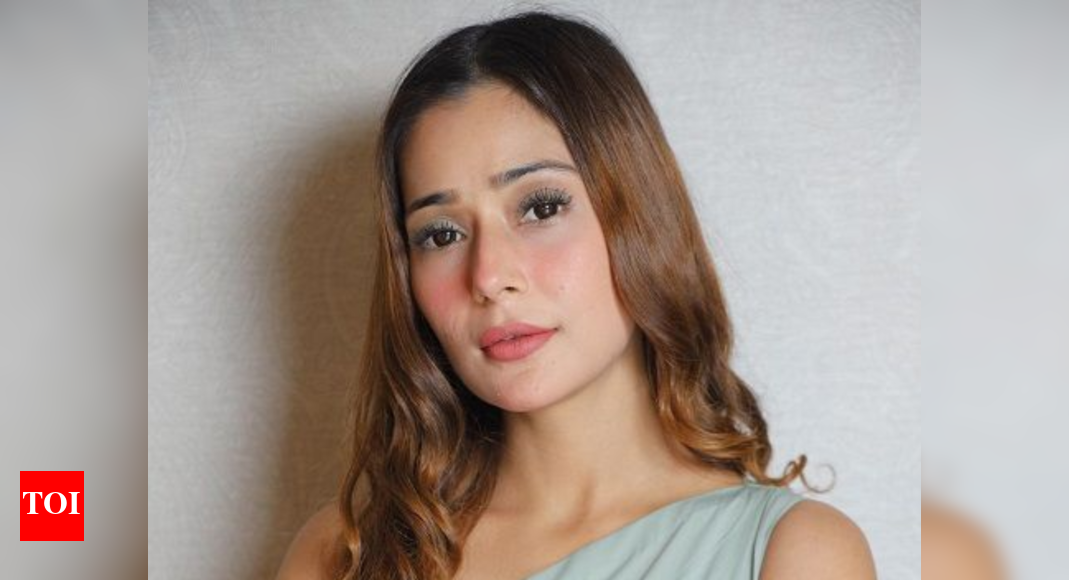 Sara Khan joins the cast of Rehna Hai Teri Palkon Ki Chhaon Mein 2 ...