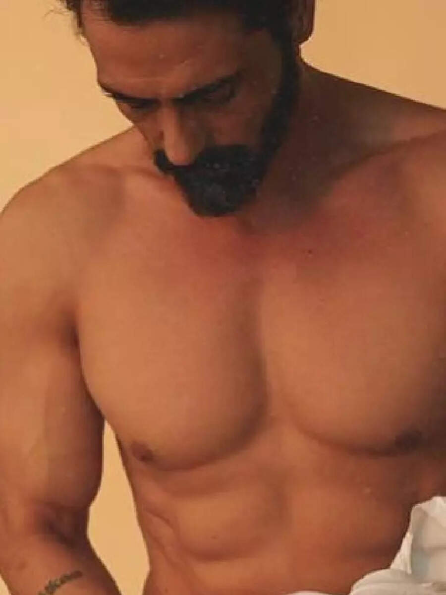 Hotness alert! 10 shirtless pics of Arjun Rampal that are hard to miss ...