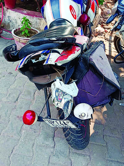 Two Cops On Night Patrol Injured After Car Hits Bike | Ghaziabad News ...