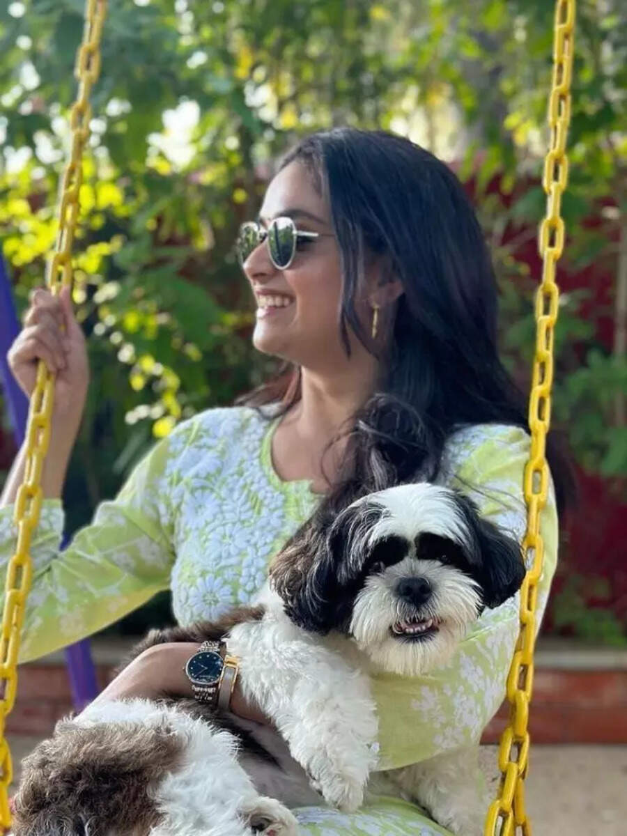 Keerthy Suresh's photos with pet dog go VIRAL, other South cinema ...