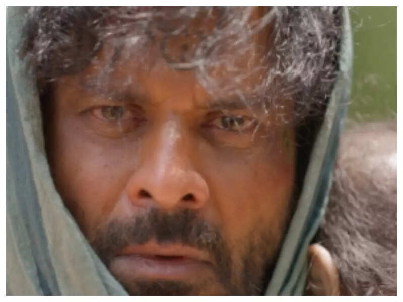 Manoj Bajpayee looks hauntingly intense in 'Joram' first look | Hindi ...