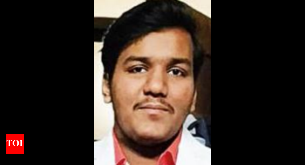 17-year-old 'loses vision' in left eye after sinus surgery in Ghaziabad ...