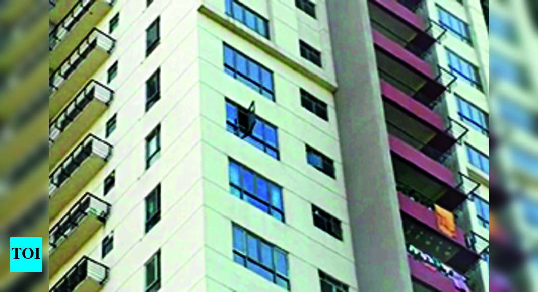 Baranagar: Woman Dies After Falling Off Balcony | Kolkata News - Times ...