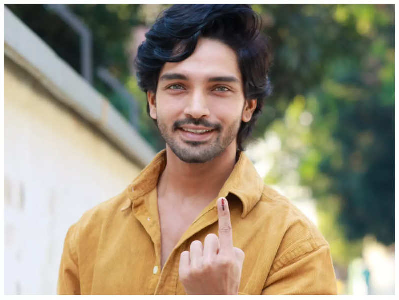 Harsh Rajput takes a break from the shoot of Pishachini and flies to ...