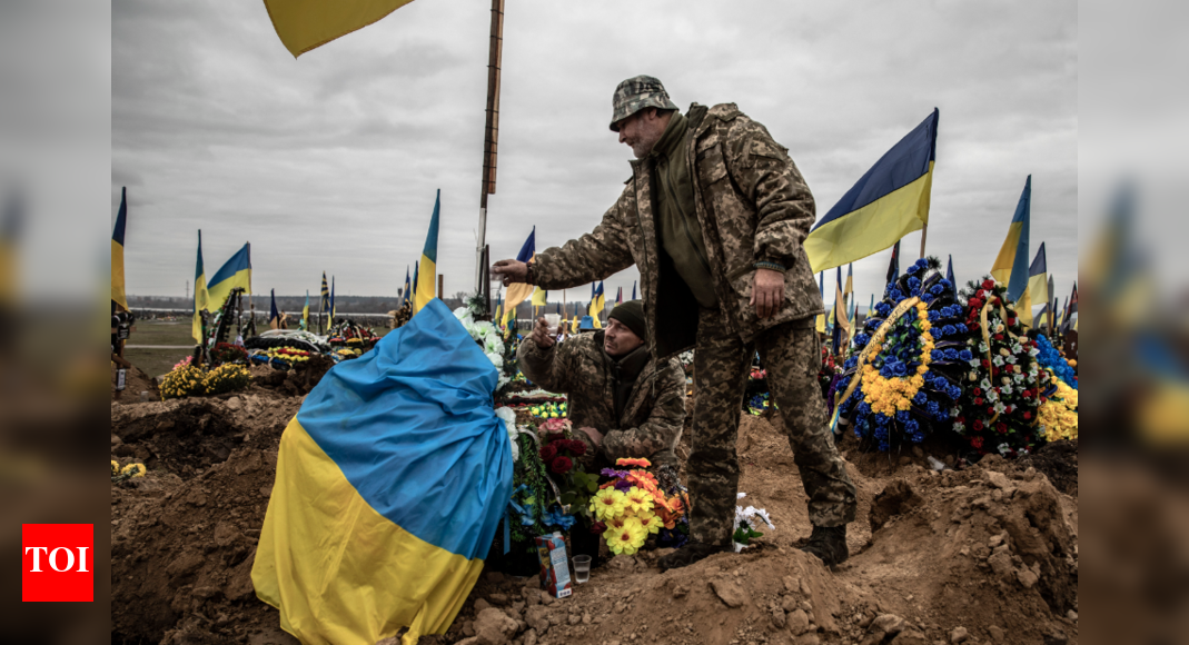 Russia-Ukraine War: Kremlin says will not accept price cap on its oil ...