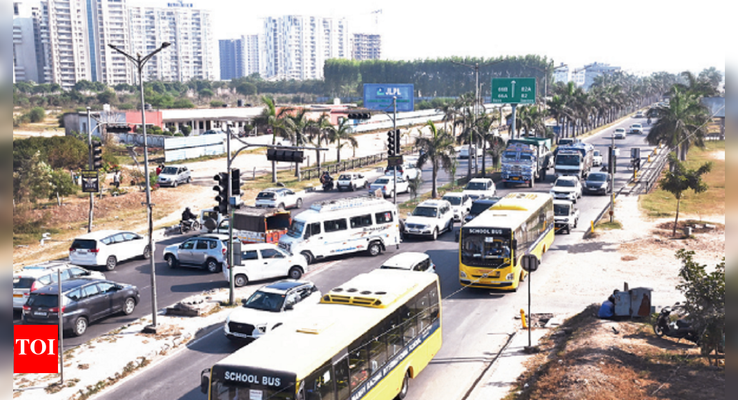 Mohali: Daily traffic rises from 1,000 to 20,000 on airport road in 5 ...