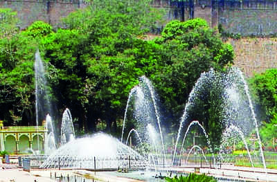 Krs Dam And Brindavan Gardens Reopened To Public After 25 Days | Mysuru ...