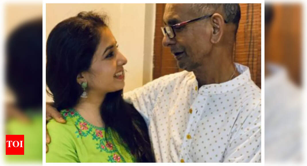 Sayali Sanjeev pens a heartfelt note for her father on his first death ...