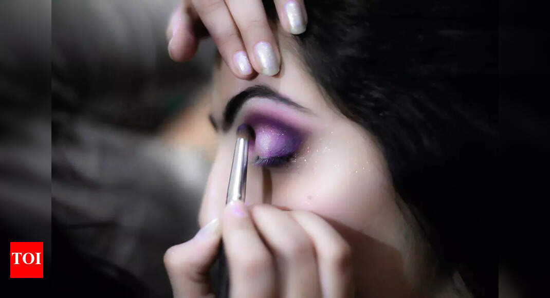 Tips to protect your eyes while doing makeup - Times of India