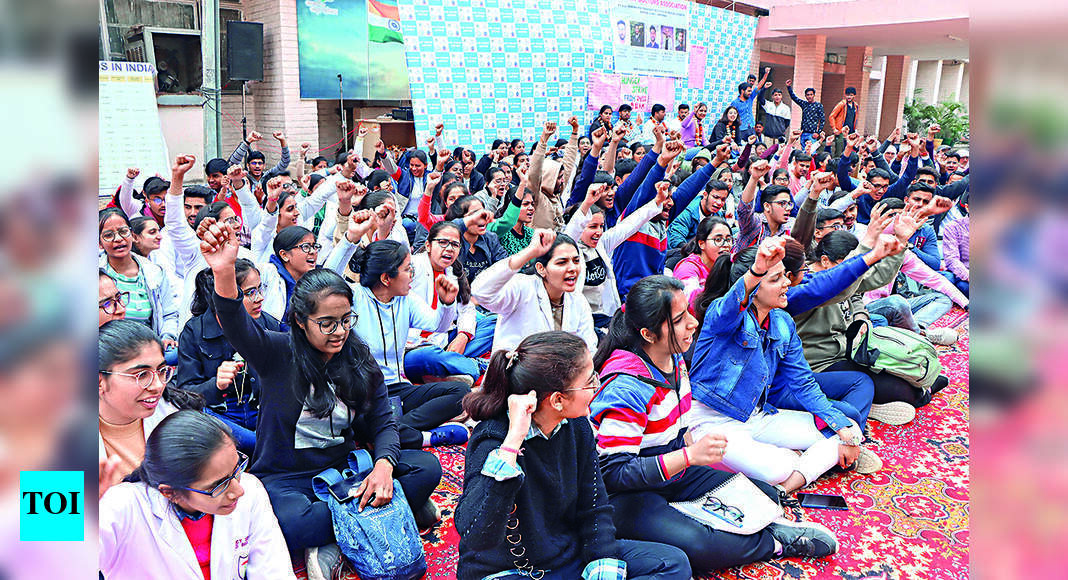 Bond Rule Pgims Docs End Stir Mbbs Students Protest Still On
