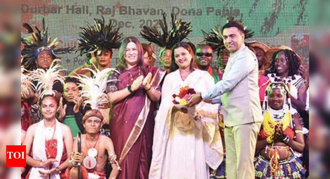 Language plays vital role in healing wounds of colonial past: Lekhi ...