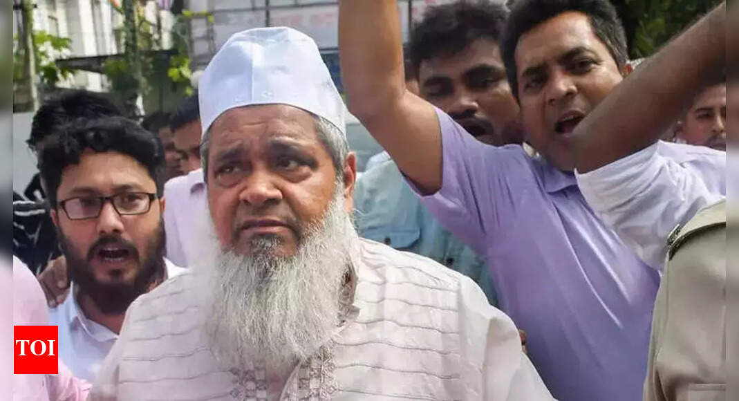 Ajmal: Assam: AIUDF's Badruddin Ajmal faces flak for asking Hindus to ...