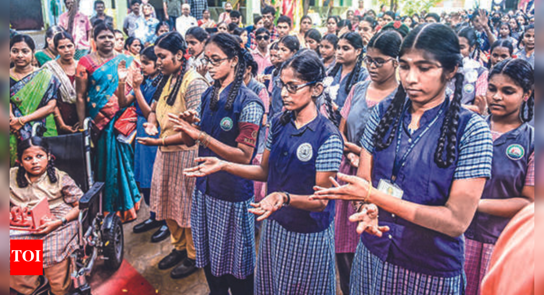 Tamil invocation performed in sign language | Chennai News - Times of India
