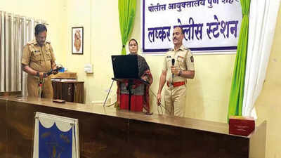 Pune: Cops & civilians croon their troubles away at this police station ...