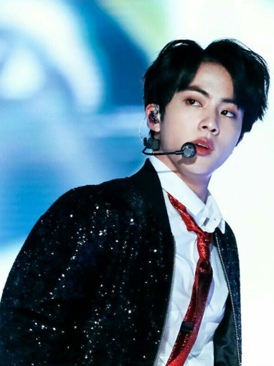 BTS star Jin’s fiery stage looks | Zoom TV