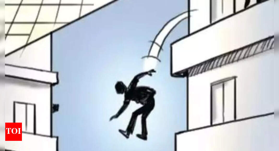 NRI businessman jumps to death from 10th floor balcony of his Mumbai ...