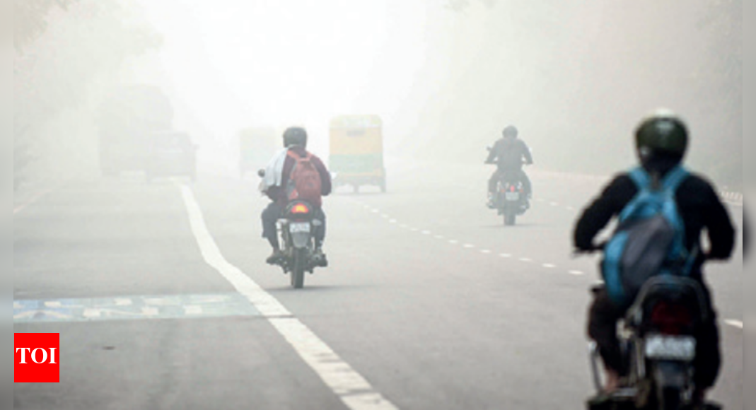 Delhi-NCR Pollution: Delhi AQI slips to 'severe', construction curbs back | Delhi News - Times ...