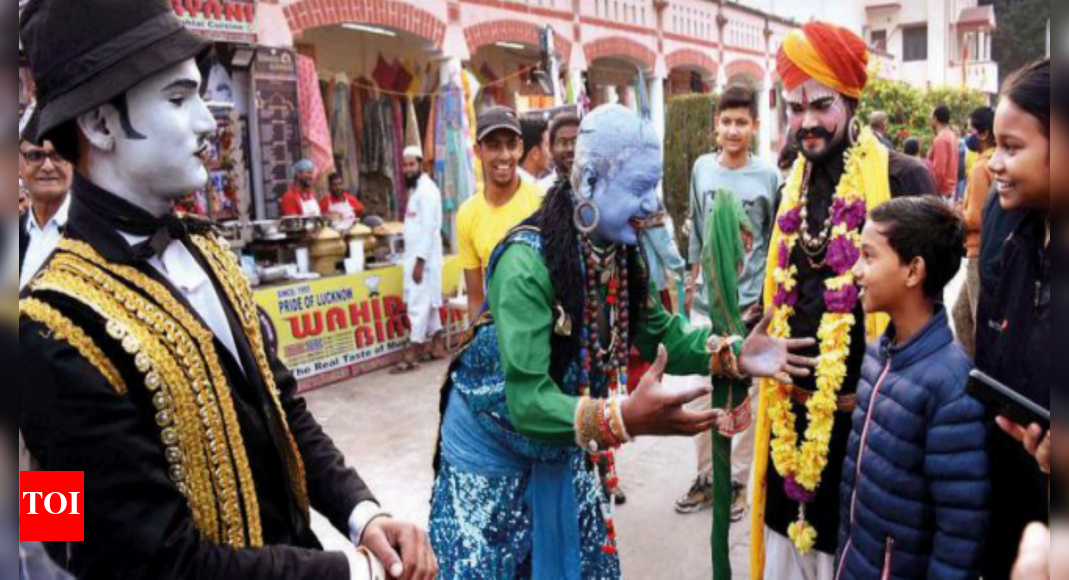 Bahurupiya: Allahabad: Folk art of 'Bahurupiya' dying a slow death ...