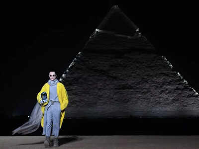 Dior showcases fashion in shadow of Egypt’s pyramids - Times of India