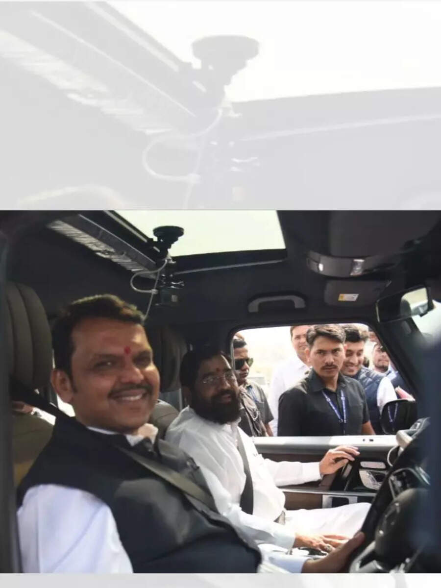 Devendra Fadnavis in driver's seat | Times of India