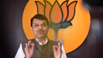 Maharashtra: Devendra Fadnavis speaks to Amit Shah; Opposition slams BJP, Centre on Maharashtra ...