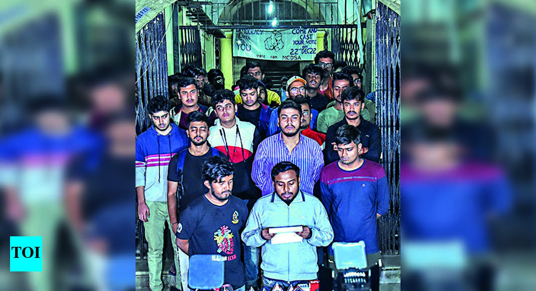 Mch Students Lift Gherao, But Call Hunger Strike | Kolkata News - Times ...