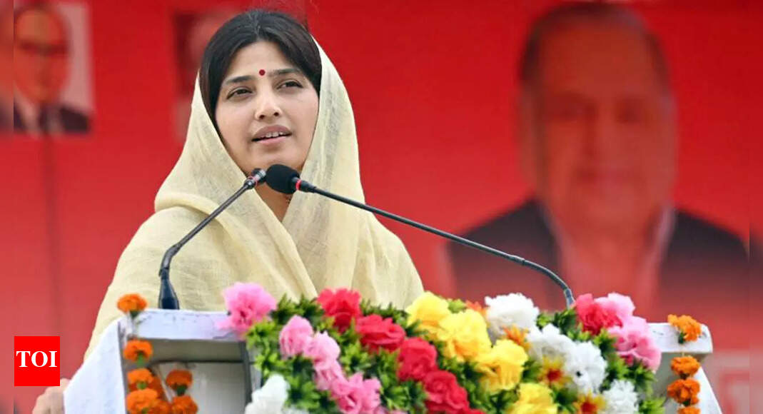 Dimple Yadav: Dimple Yadav leads in Mainpuri | India News - Times of India