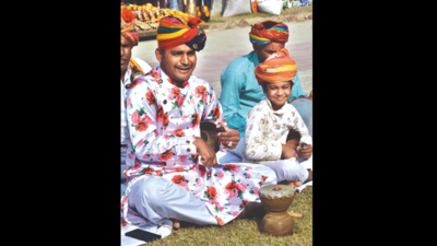 This Muslim Bhapang Player Enthralls Audience At Shilp Mela | Allahabad ...