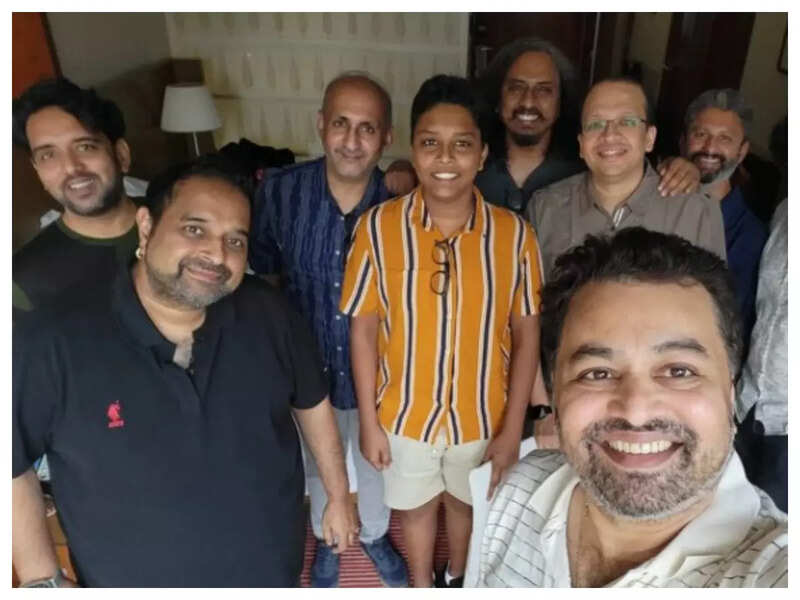 Subodh Bhave shares a picture with Shankar Mahadevan as they kick-start ...