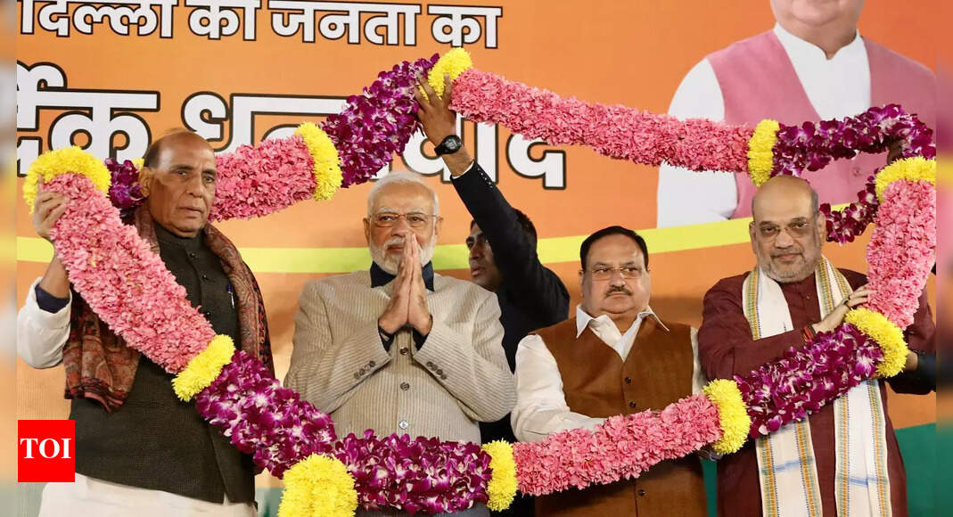 ‘Erase social faultlines’: PM sets tone for 2024 | Gujarat Election News - Times of India