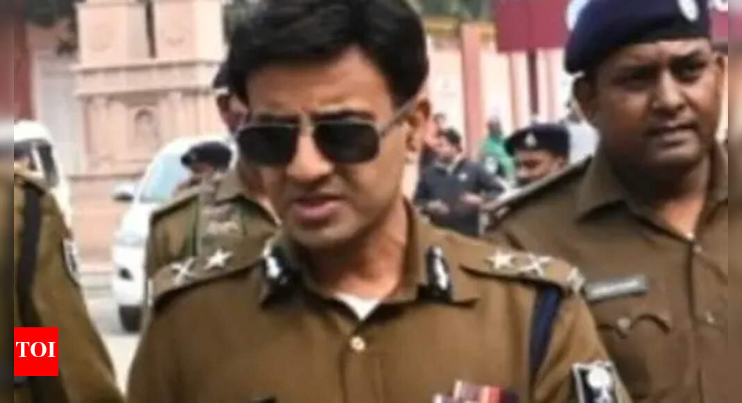 IPS Amit Lodha: Senoir Bihar IPS officer Amit Lodha who inspired web ...